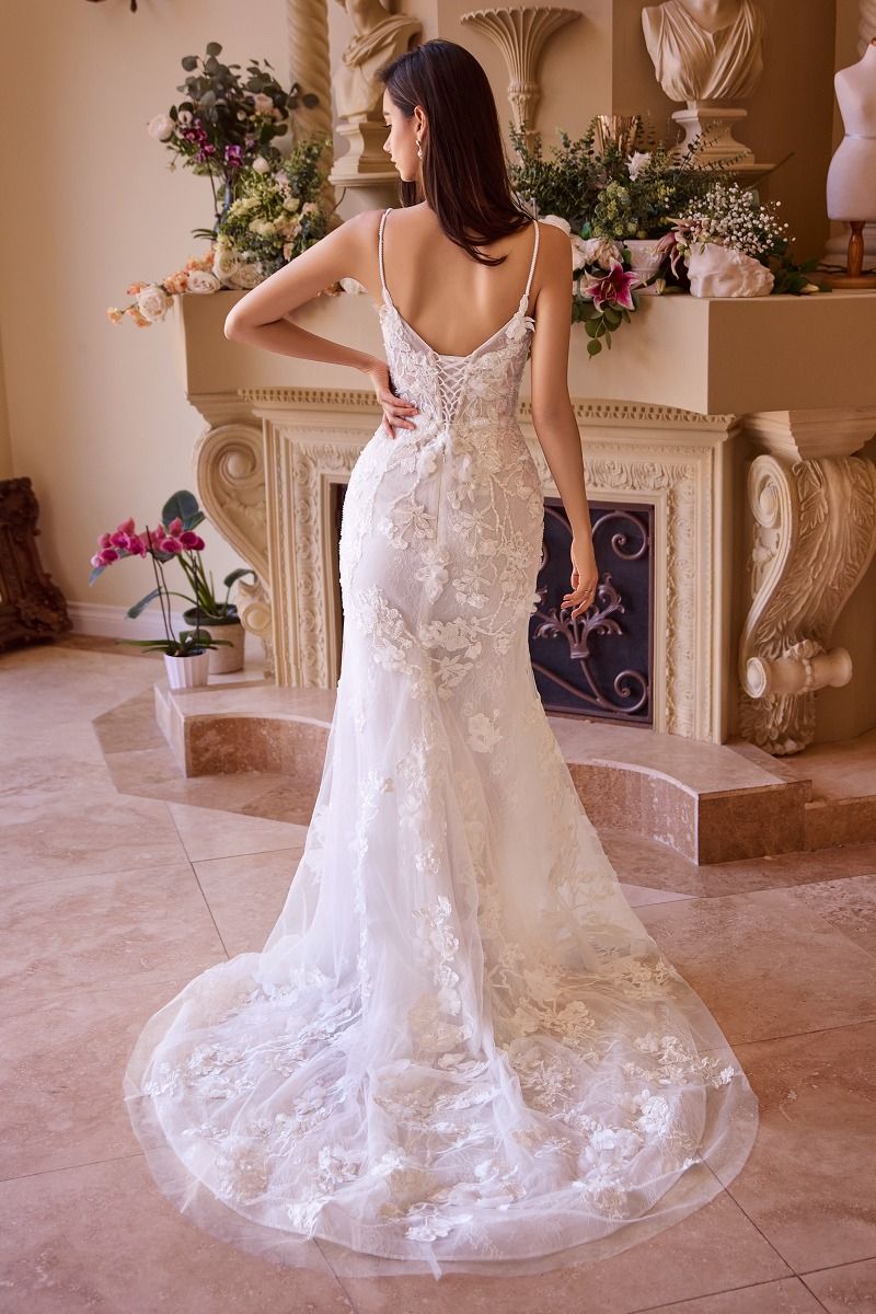 Elle – Blush Couture Showroom
